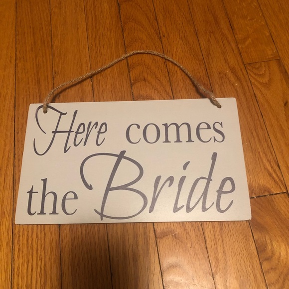 button hill cottage | Party Supplies | Here Comes The Bride Sign ...